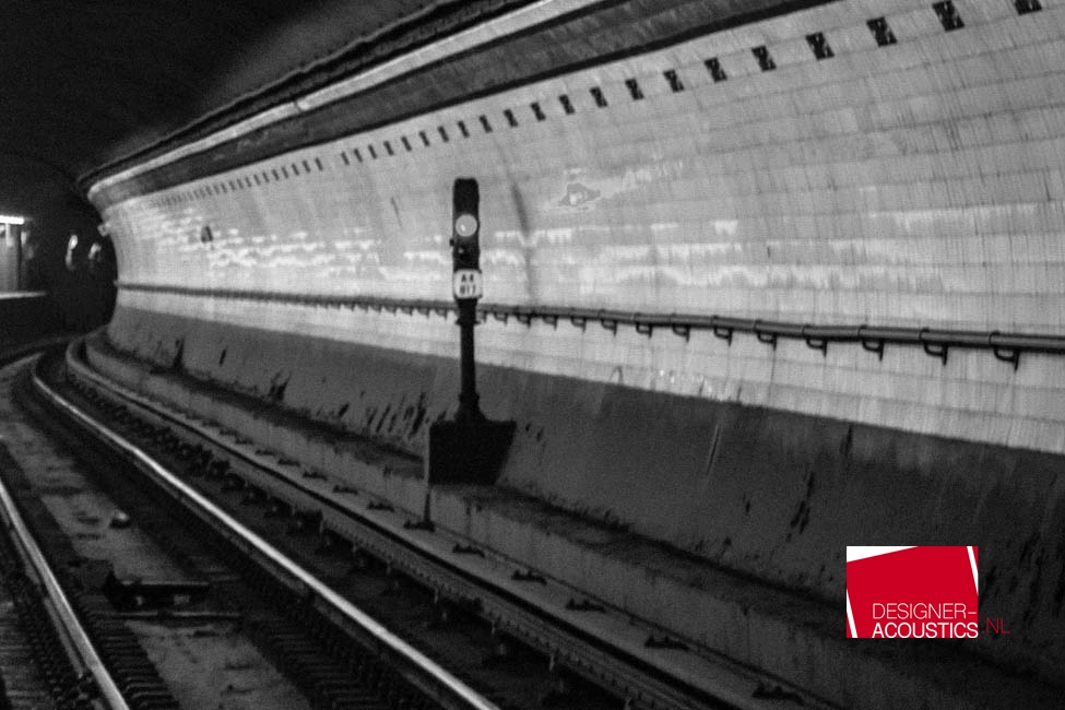 NY Subway High St. - akoestische panelen om galm te verminderen